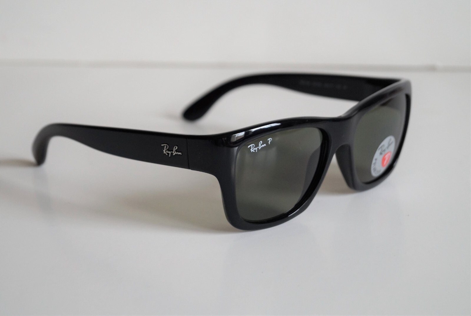 New Ray-Ban RB4194 601/9A Black Frame Green Polarized Lens Unisex ...