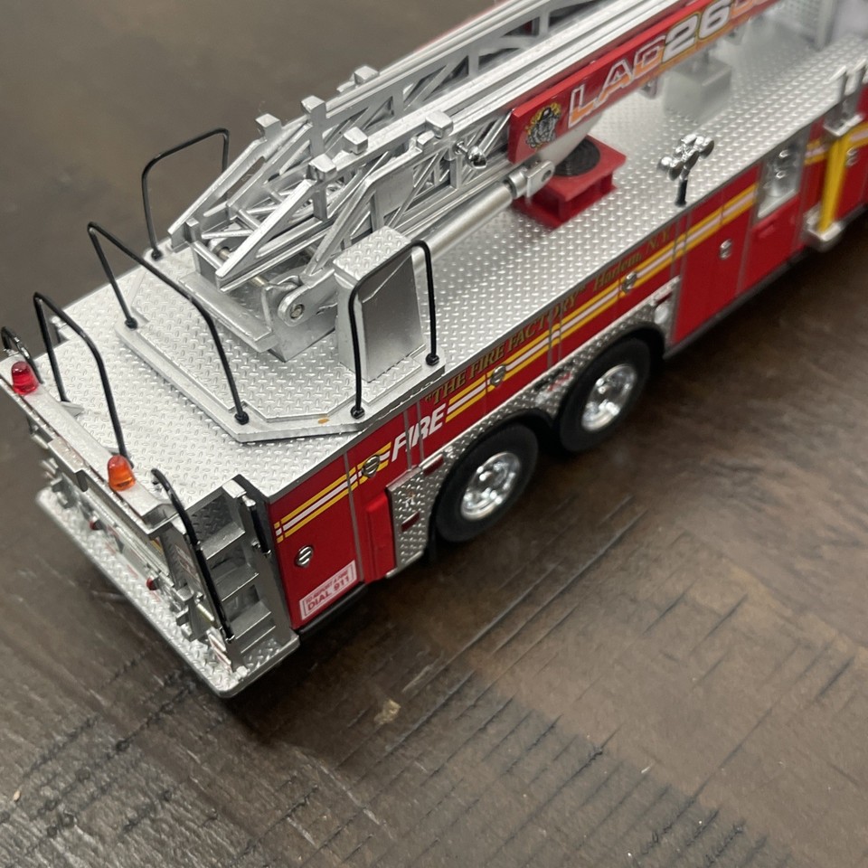 Code 3 FDNY Rear Mount Ladder 26 The Fire Factory 12720 | eBay