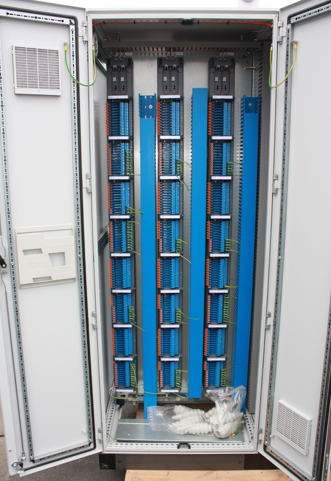 Emerson DCS Cabinet double sided 4 chamber 8 door electrical marshaling ...