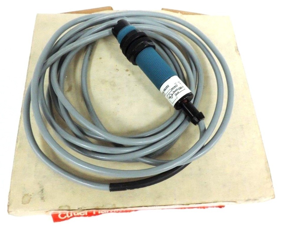 NIB EATON CUTLER HAMMER E58CAL18A2R2 PHOTOELECTRIC TUBULAR SENSOR SER ...