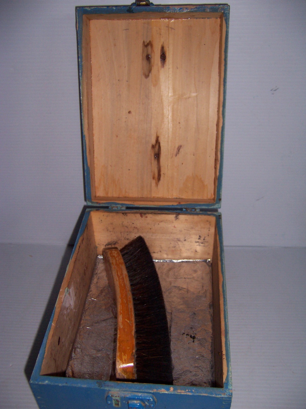 VINTAGE BLUE PAINTED WOODEN SHOE SHINE BOX WITH BRUSH | eBay