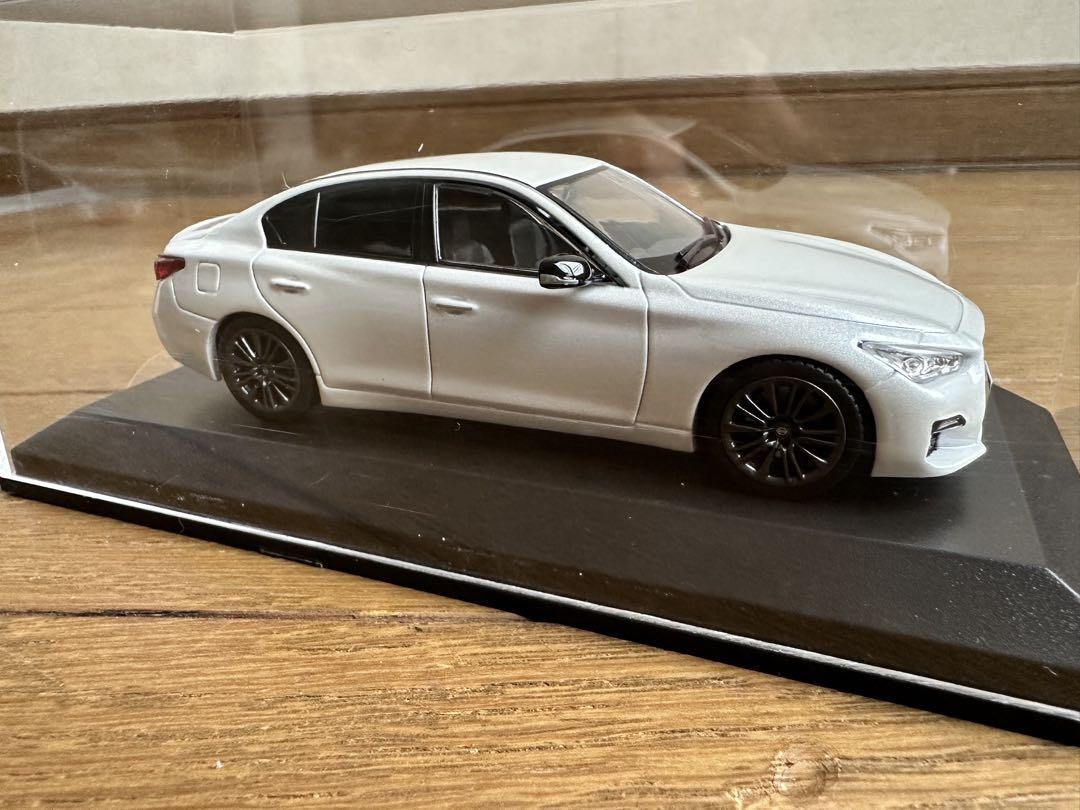 Out Of Print Carnel 1/43 Skyline 400R V37 2022 White | eBay