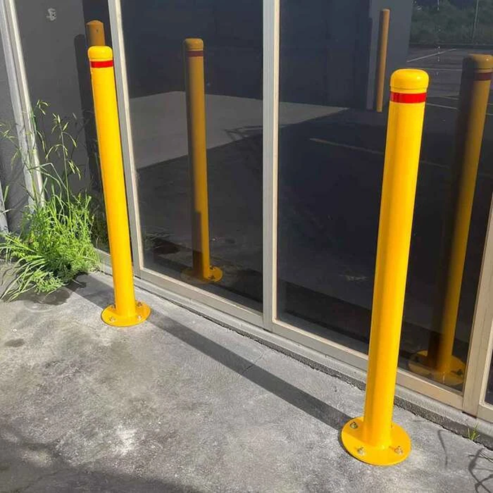 900mm High 90mm Yellow Heavy Duty Parking Bollard High Surface Mounted ...