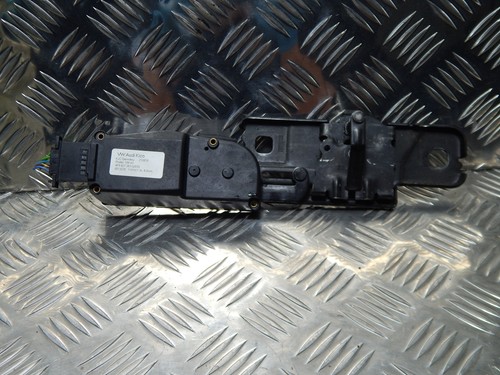 AUDI Q7 MK1 06-08 TAILGATE LOCK CATCH 4F9827383 | eBay UK