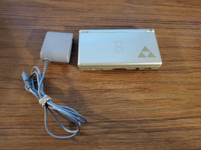 Nintendo DS Lite Legend of Zelda: Phantom Hourglass Gold Handheld ...