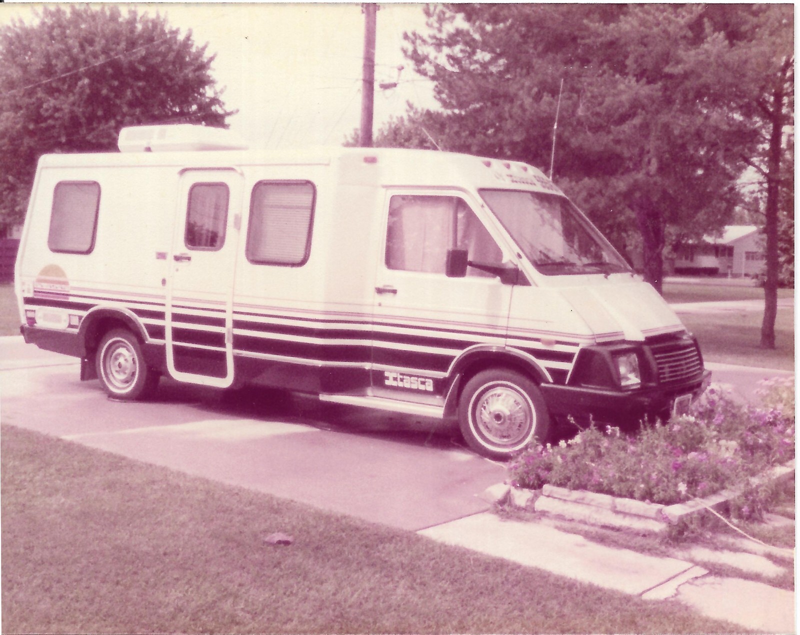 vintage color photo Itasca motorhome rv camper trailer motorhome 1984 ...