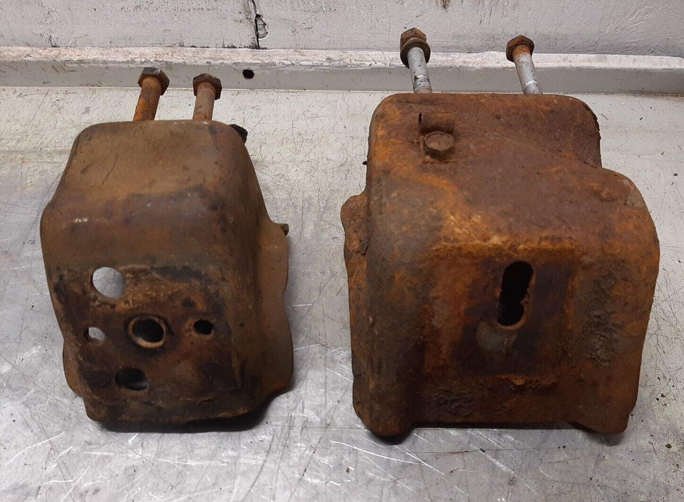 Jeep CJ 72-86 Factory 258 4.2 6cyl Engine Motor Frame Mounts W/BOLTS ...