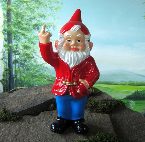 Gartenzwerg mit Stinkefinger 33cm zeigt Mittelfinger Zwerg Figur Gag ...