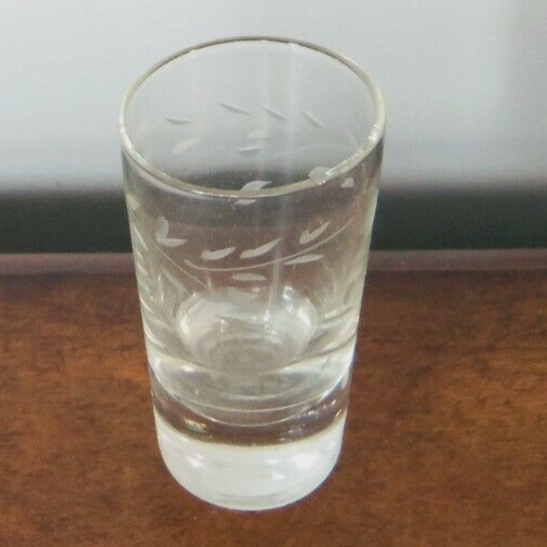 VINTAGE ETCHED GLASS FLORAL DESIGN 25ml LABORATORY WEIGHTED BASE BEAKER ...