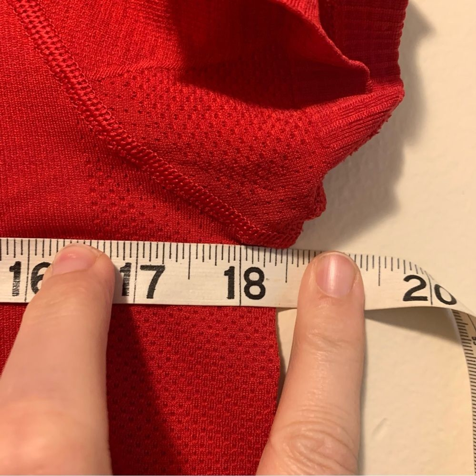 Lululemon red Swiftly Tech short sleeve crew tee size… - Gem