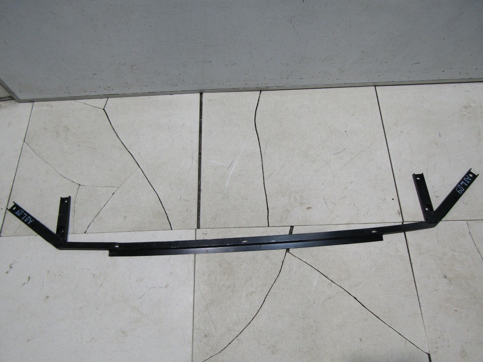 18 ON MERCEDES G CLASS W463 FRONT BUMPER CONSOLE GENUINE A4638854100 ...