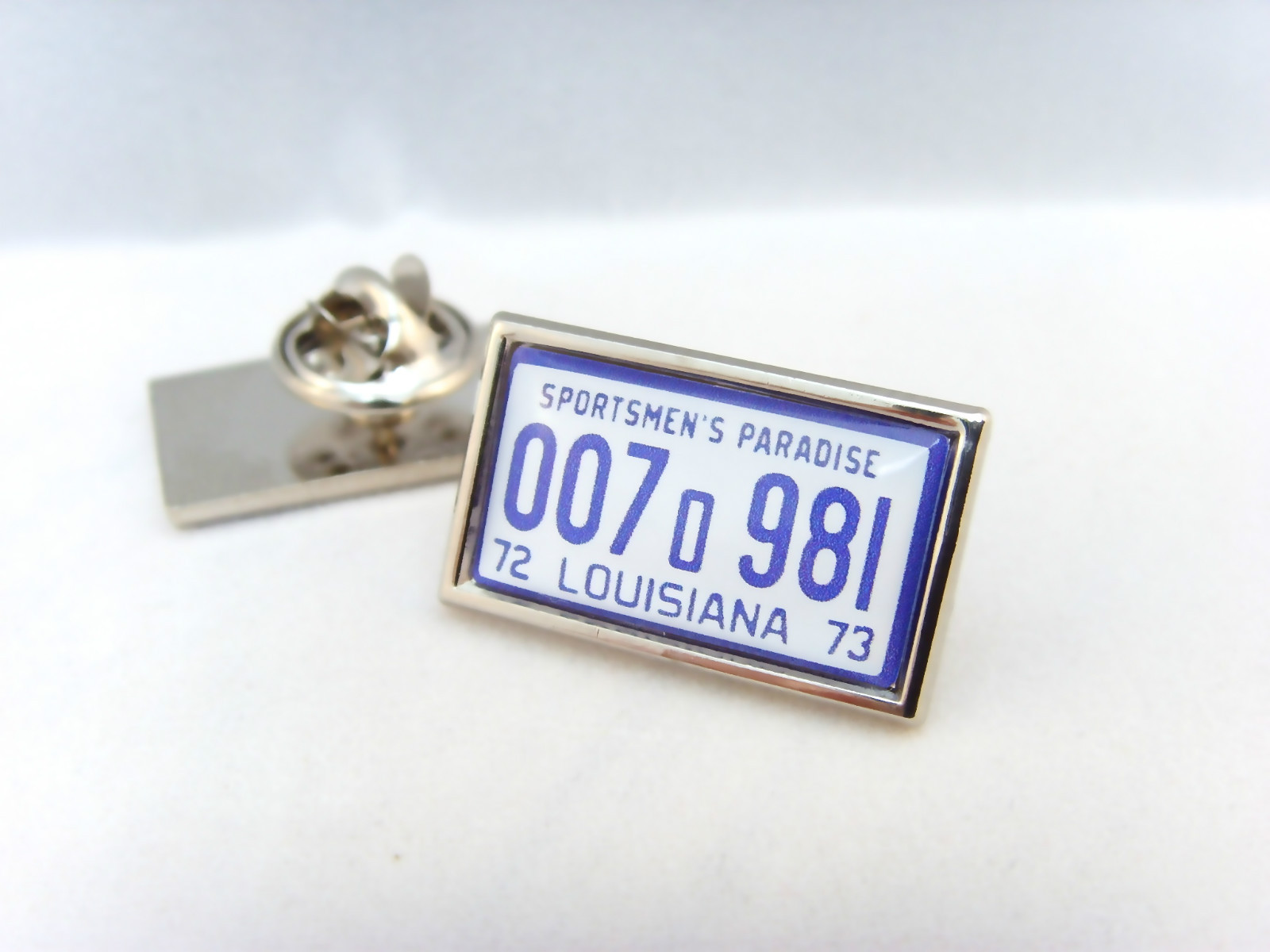 JAWS CAR NUMBER PLATE AMITY SHARK AUTOPSY LAPEL PIN BADGE TIE PIN GIFT ...