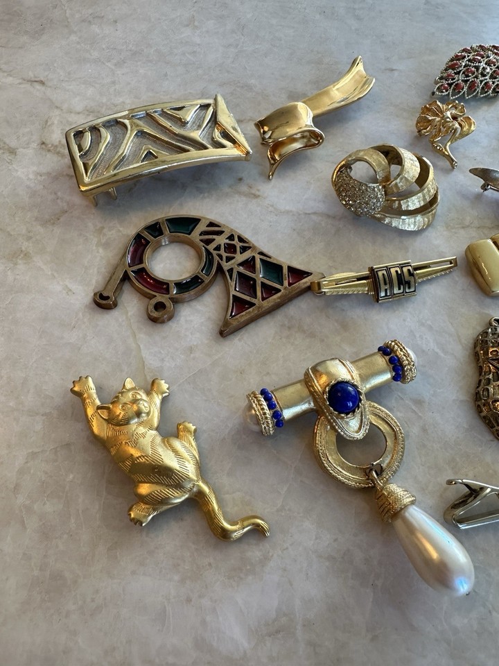 Vintage Jewelry LOT Gold Tone Brooches! And Matching Earring Sets! | eBay