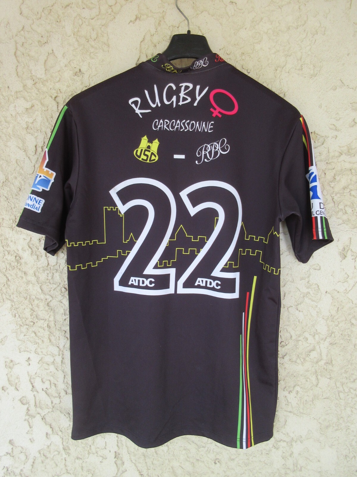 Maillot rugby féminin RBC CARCASSONNE porté n°22 shirt noir moulant ...