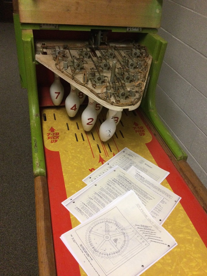 Vintage 1953 United's Imperial Shuffle Alley Puck Bowling Arcade ...