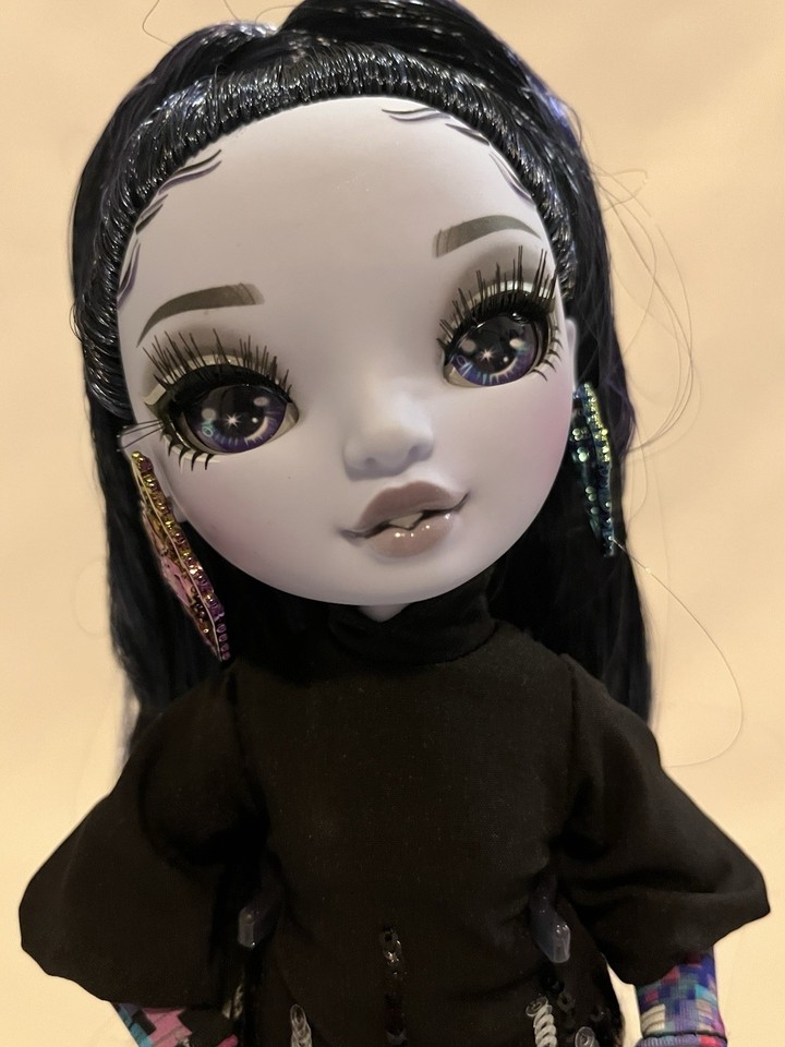 Rainbow High Shadow High Reina Glitch Crowne Dressed Articulated Doll w ...