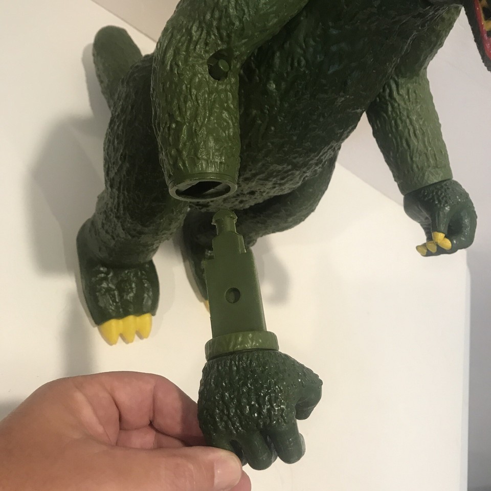 1977 Toho Shogun Warriors 19" Godzilla Complete With Working Tongue ...