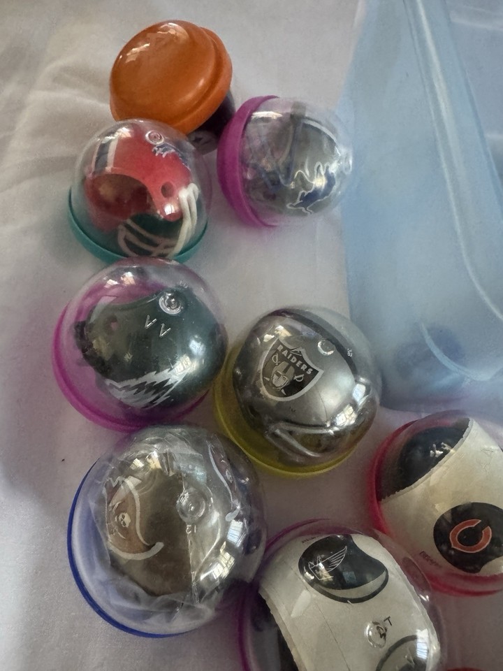 Vintage Mini NFL Football Helmets Gumball Vending Machine ~ Lot Of 23 ...