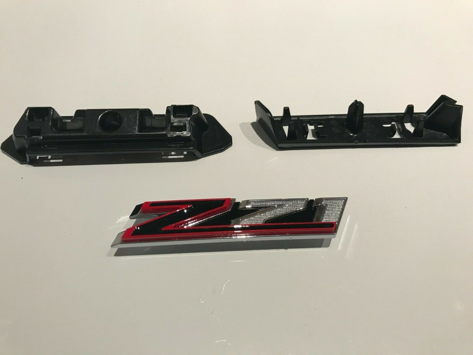 Chevrolet Silverado 2019-2021 Z71 Grille Emblem Red Black Chrome ...