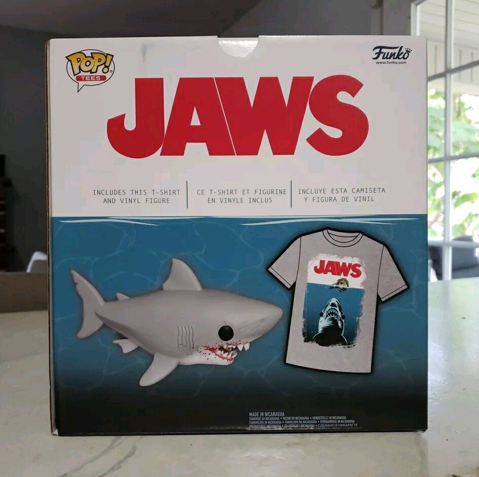Funko POP! Movies: JAWS #758 [Bloody] & Tee Shirt Small (S) Exclusive ...
