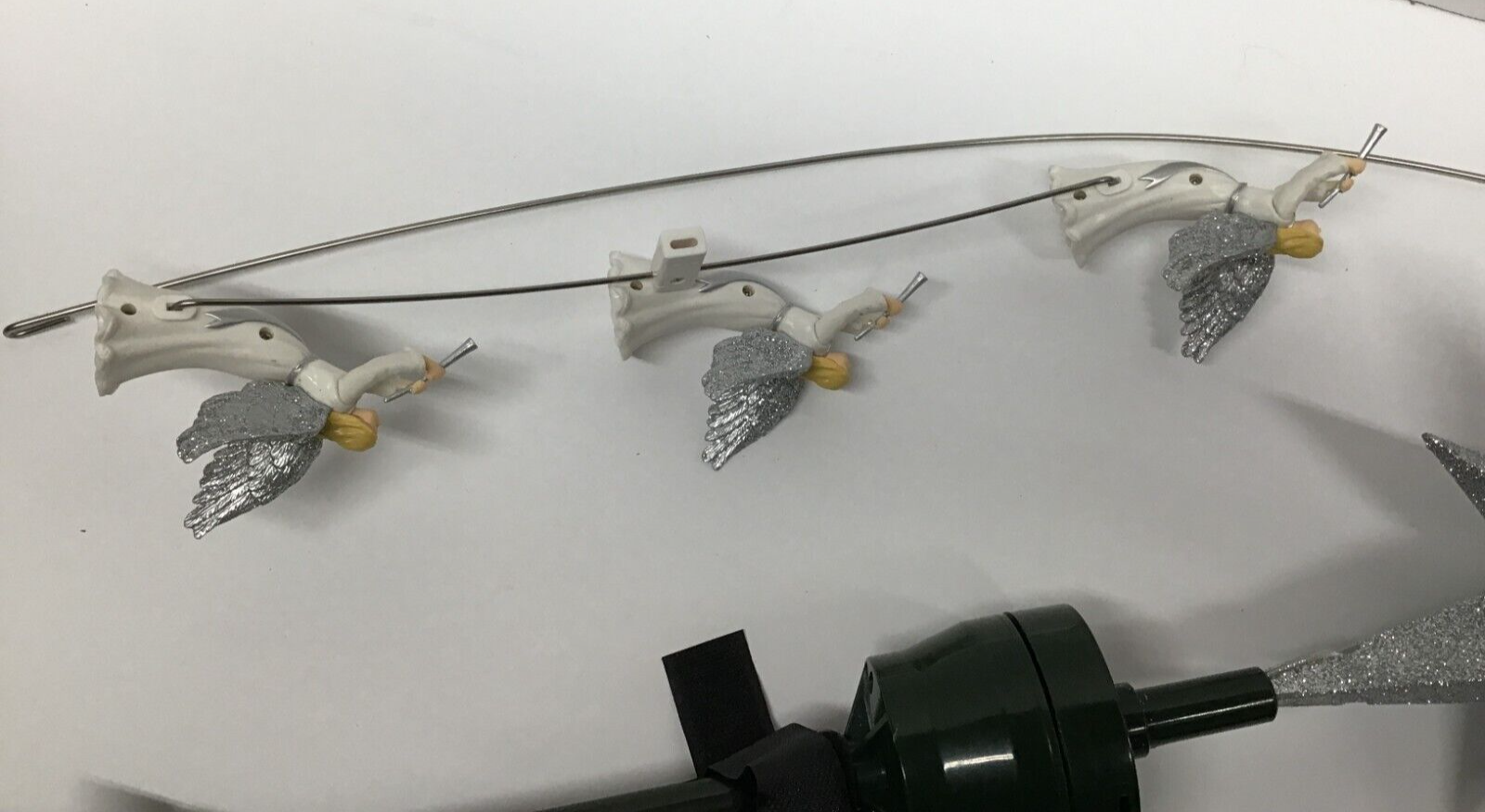 Cracker Barrel Mr Christmas Lighted Animated Flying Angels Tree Topper ...