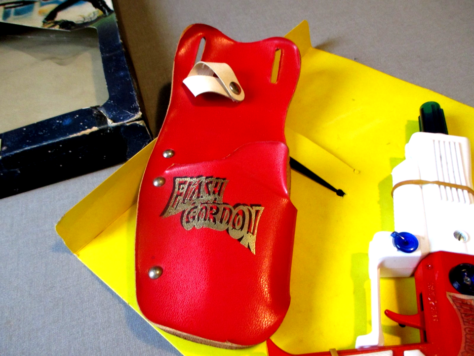 VINTAGE 1981-FLASH GORDON-LONESTAR- SPACE TOY PISTOL RAY-GUN PLAYSET ...