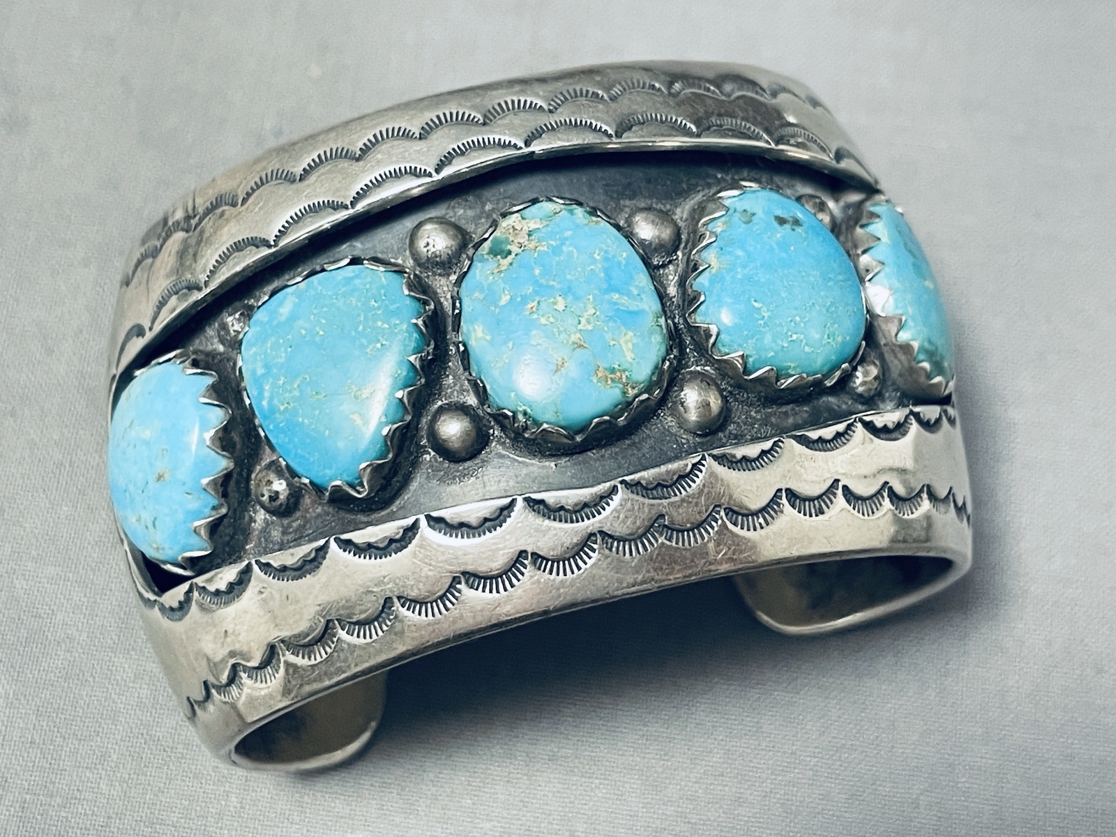 RARE EASTER BLUE TURQUOISE VINTAGE NAVAJO STERLING SI… - Gem