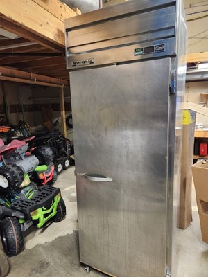 Coolers & Refrigerators - Cooler On Casters