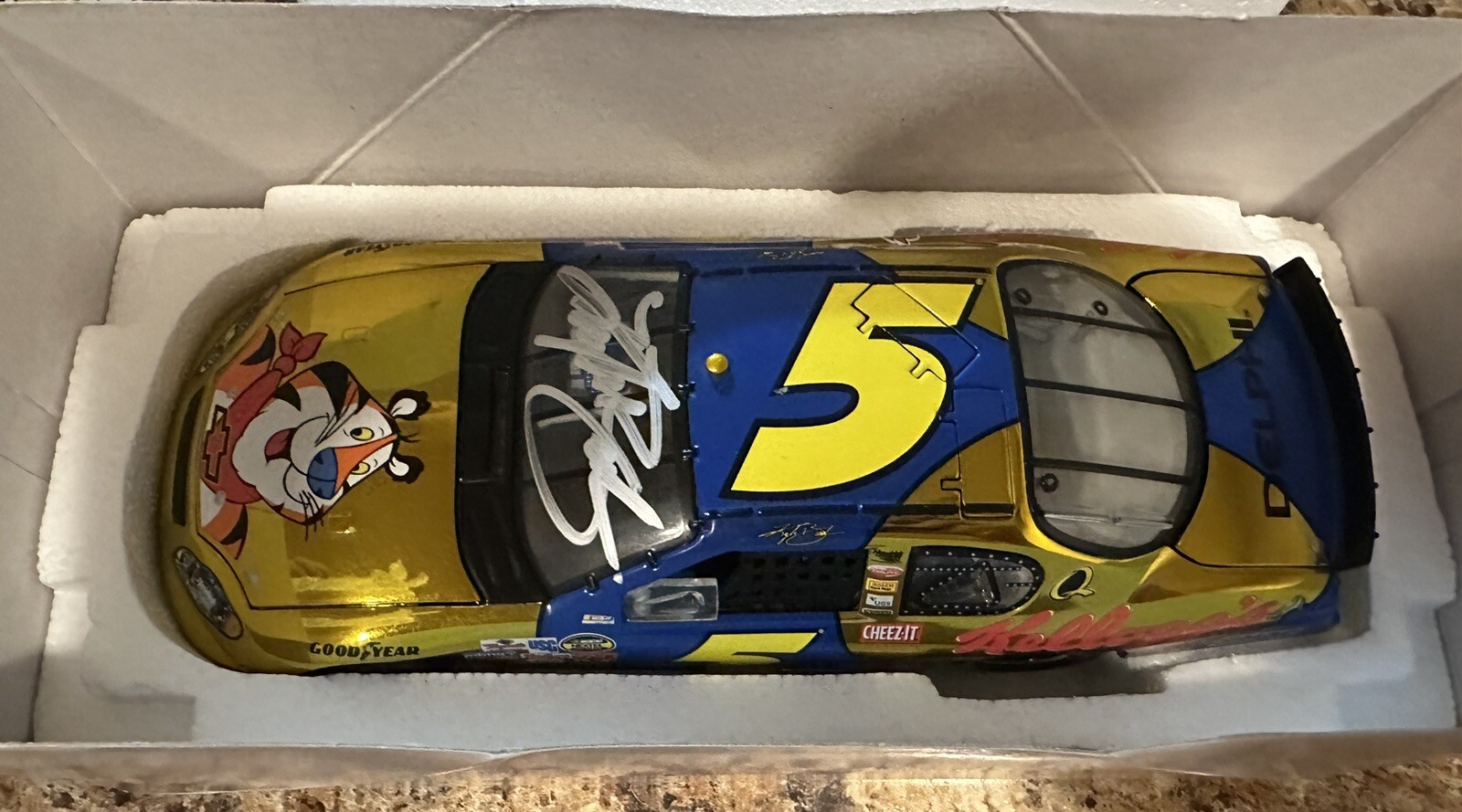 2005 Action 1:24 Kyle Busch #5 Kellogg's Rookie Of The Year Auto Color ...