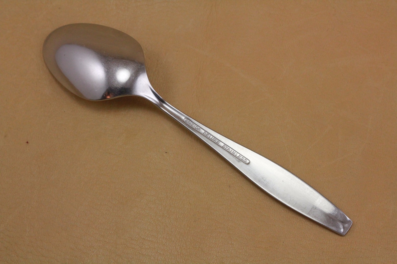Oneida Deluxe Stainless Silverware - CHEVRON - Oval Soup Spoon | eBay