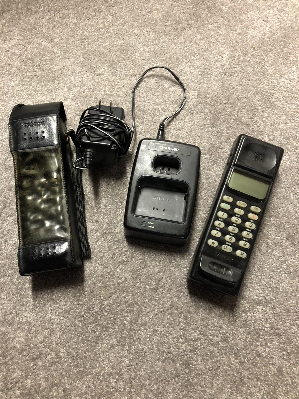VINTAGE RADIO SHACK BRICK CELL PHONE IN WORKING CONDITION WITH ORIGINAL ...