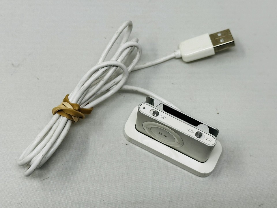 Apple iPod SHUFFLE 2nd Generation Model A1204 EMC No. 2125 Silver MP3 ...