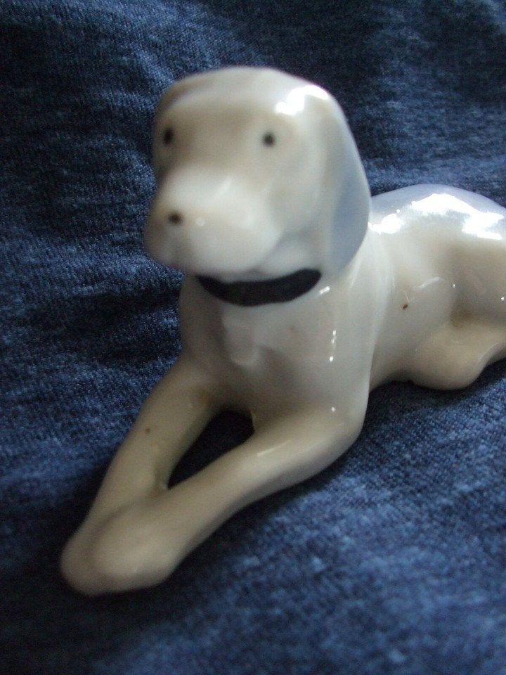 Vintage 5" porcelain Labrador dog figurine laying down pre-owned | eBay