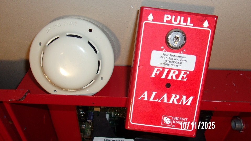 SILENT KNIGHT 5808 ADDRESSABLE FIRE ALARM CONTROL PANEL | eBay