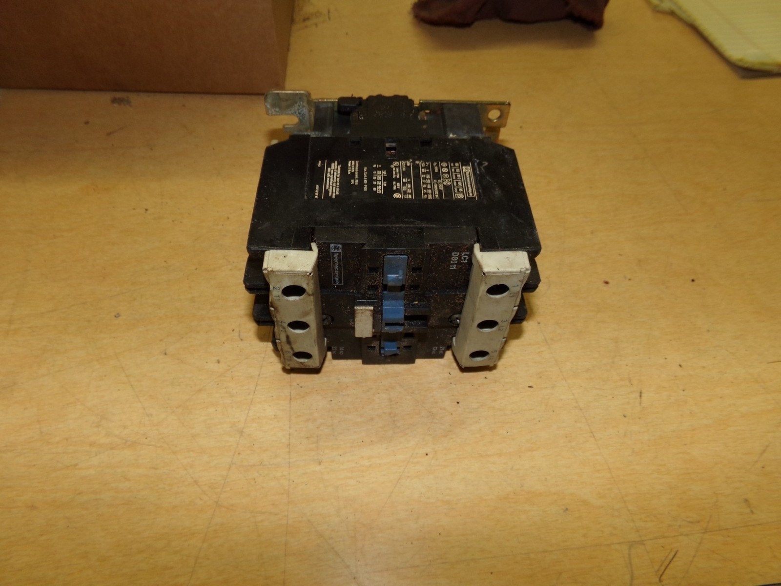 Telemecanique LC1 D8011 Contactor 2G95252 *FREE SHIPPING* | eBay