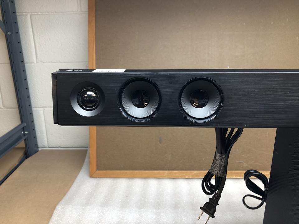 LG SH3K 38-Inch 2.1 Channel Wireless Sound Bar With Wireless Subwoofer ...