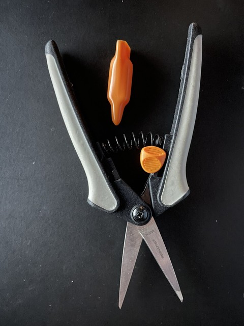 Fiskars Micro-Tip Pruning Snips Garden Pruners w/Spring 399210-1008 ...