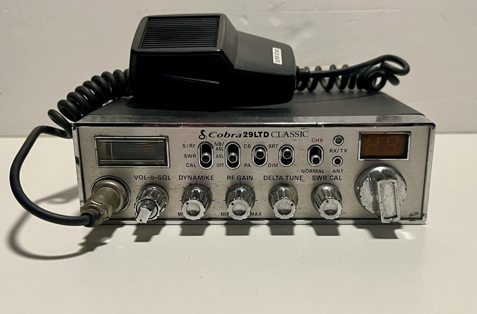 VTG. Cobra 29 LTD Classic CB Radio 40 Channel. Powers On. Hear Static ...