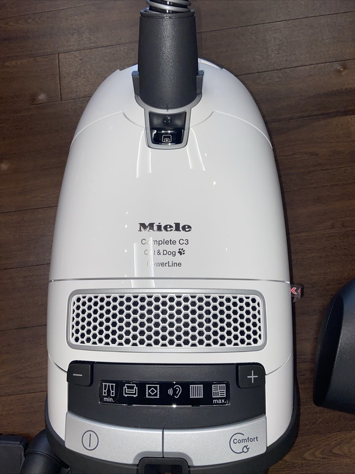 Miele Complete C3 SGEE0 Cat & Dog Canister Vacuum Cleaner. Make an ...