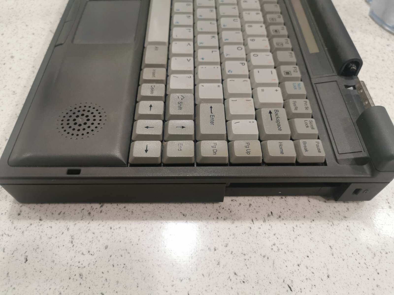 Vintage Twinhead Slimnote 486 DX100 5100T LAPTOP | eBay Australia