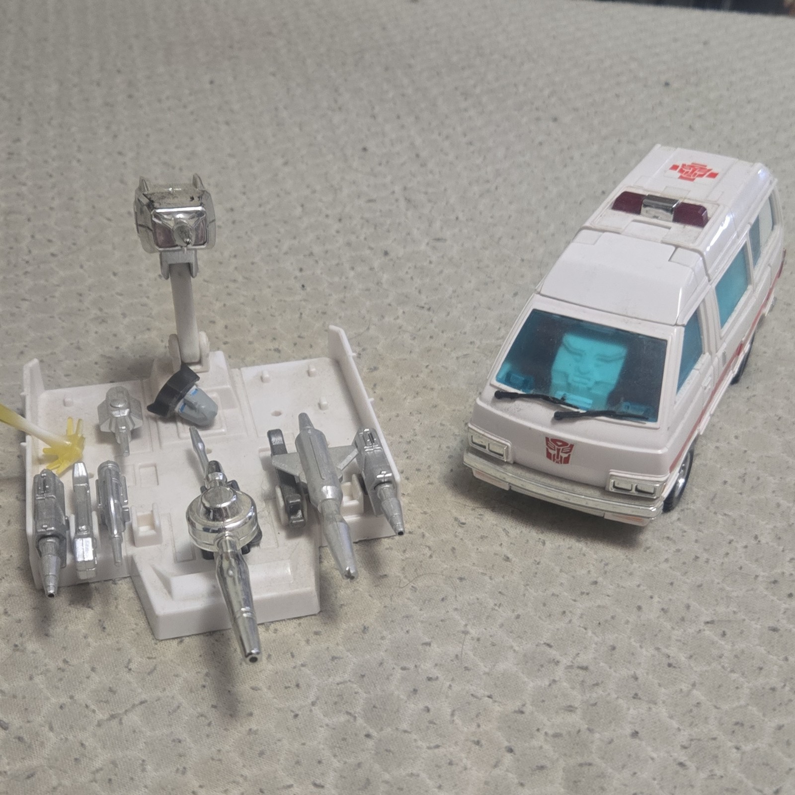 Transformers masterpiece Ratchet Autobot Ambulance | eBay