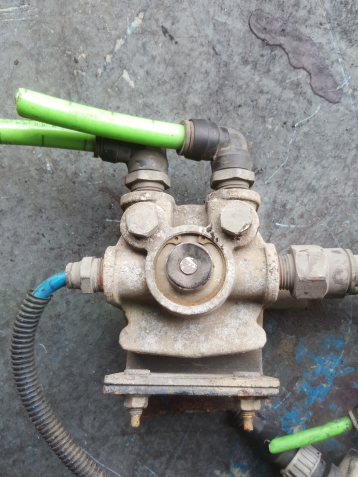 BENDIX AIR BRAKE VALVE T-294826-A + WABCO SOLENOID VALVE 4721708670 | eBay