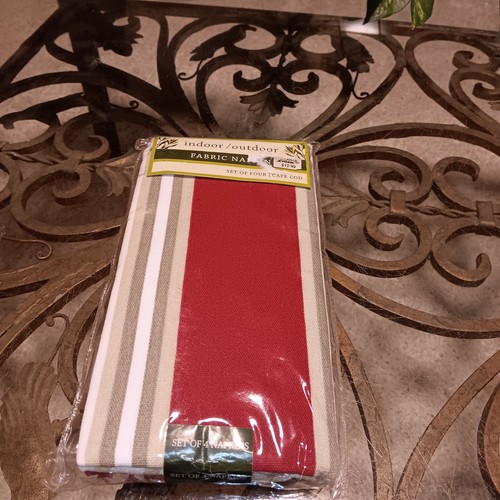 NEW Cape Cod Cloth NAPKINS SET OF 4 RED BEIGE BED BATH & BEYOND Sealed ...