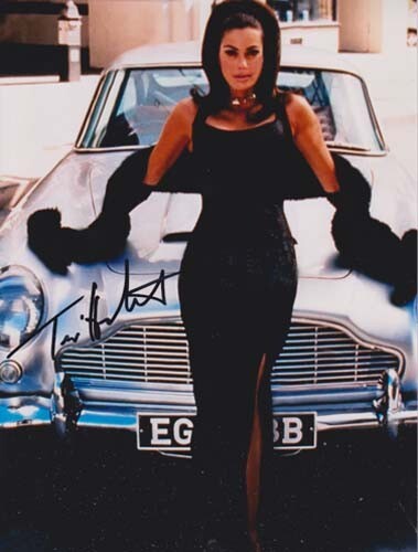 TERI HATCHER 007 JAMES BOND SIGNED AUTOGRAPH PARIS CARVER T.N.D. ASTON ...