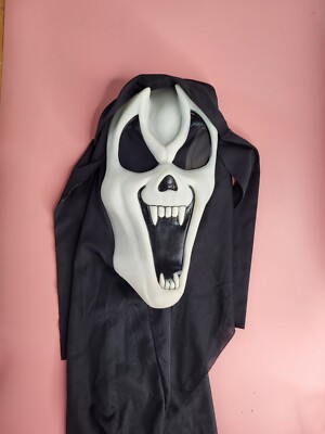 Easter Unlimited Scream Ghost Face Vampire FunWorld Halloween Mask ...
