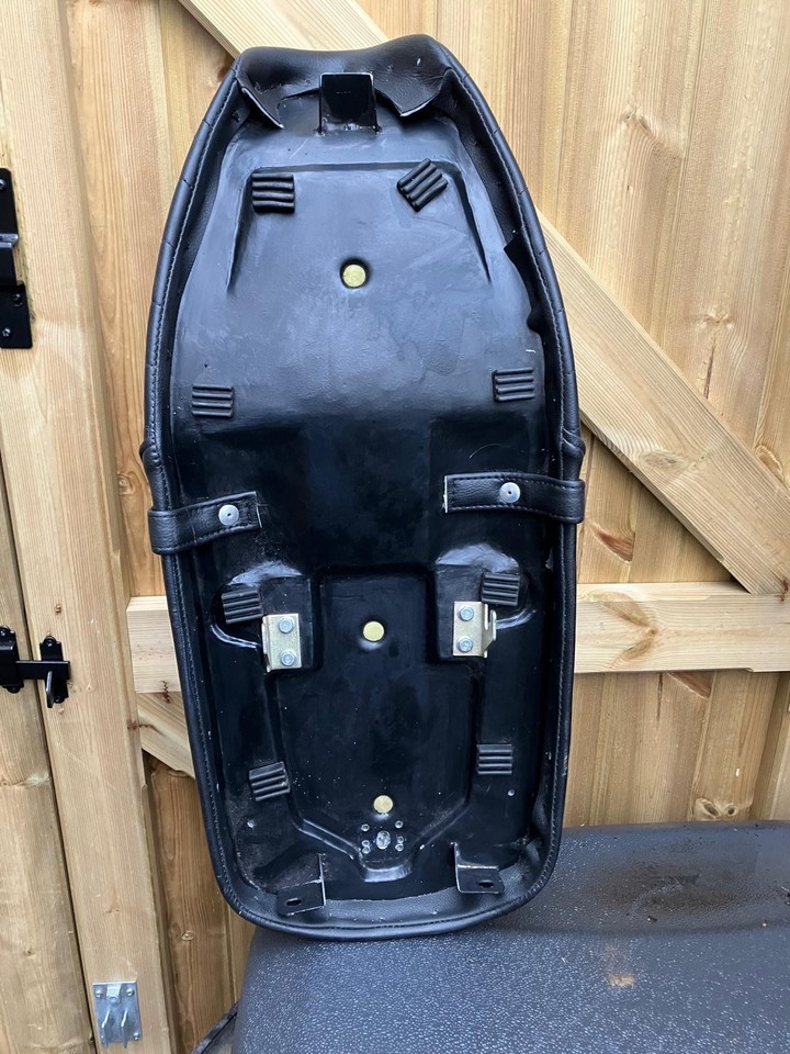 Triumph Legend or Thunderbird 900 Custom Lowered Seat with Gel Pad Bolt ...