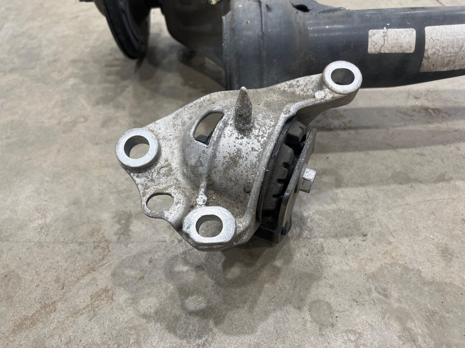 2016-2019 Chevy Cruze Rear Beam Axle Assembly Torsion Axle GNF OEM ...
