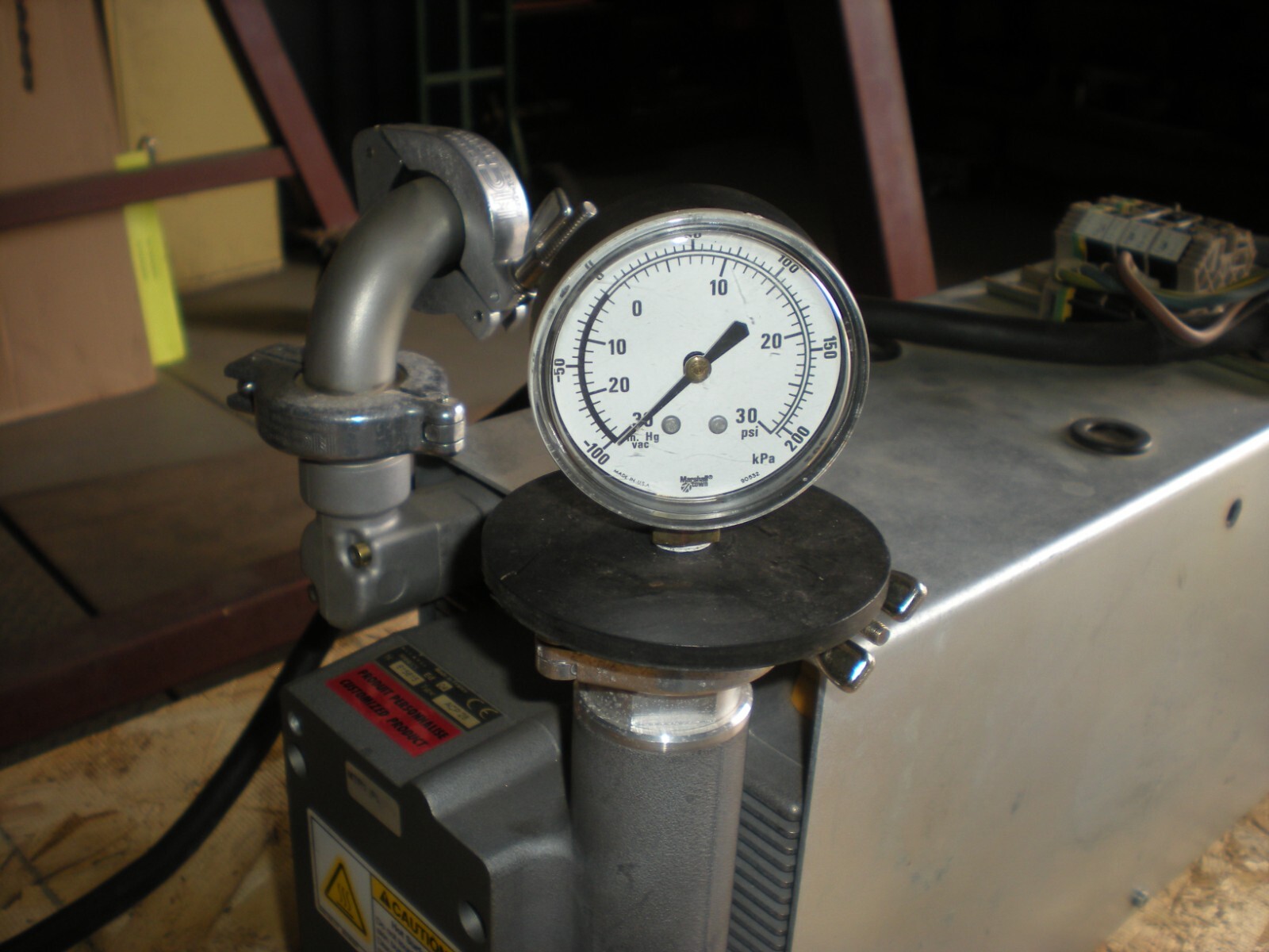 Alcatel ACP28 Vacuum Pump - Powers up and pulls a vacuum as shown | eBay