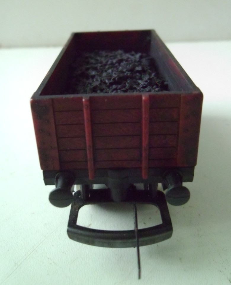 Hornby 00 Gauge Southern Star 0-4-0 Locomotive 4 & R717 Arnolds Sands ...