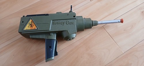 VINTAGE 1964 REMCO TOYS MONKEY DIVISION MONKEY GUN TOY No Batteries ...